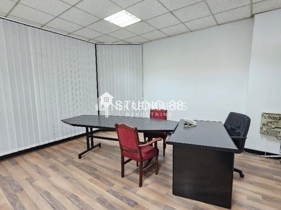 Zrenjanin, Žitni trg, Lokal, 60m2, 59000 EUR