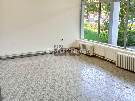 Stari Merkator, lokal 50m2 sa izlogom