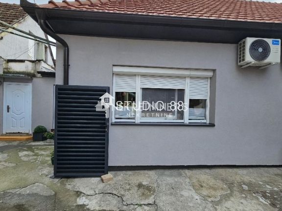 Zrenjanin, Širi centar, 2.0 stan, 52m2, 52000 EUR