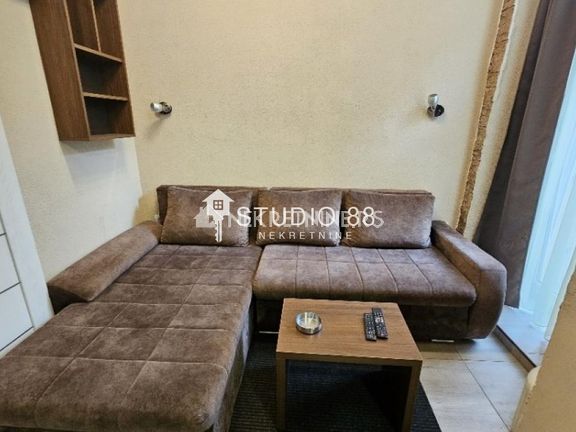 Zrenjanin, Centar, 4.0 stan, 76m2, 119000 EUR