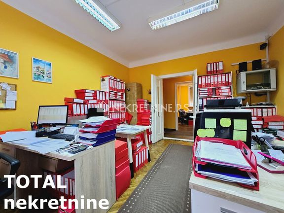 Trosoban stan NOVI SAD, 253380€