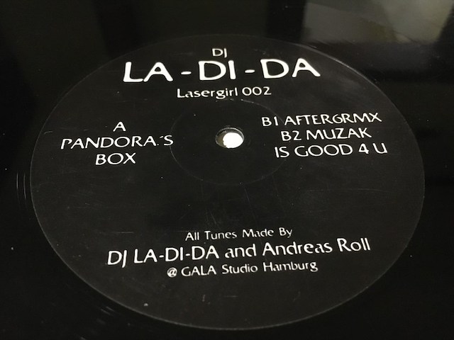 DJ La-Di-Da - Pandora`s Box (Techno)