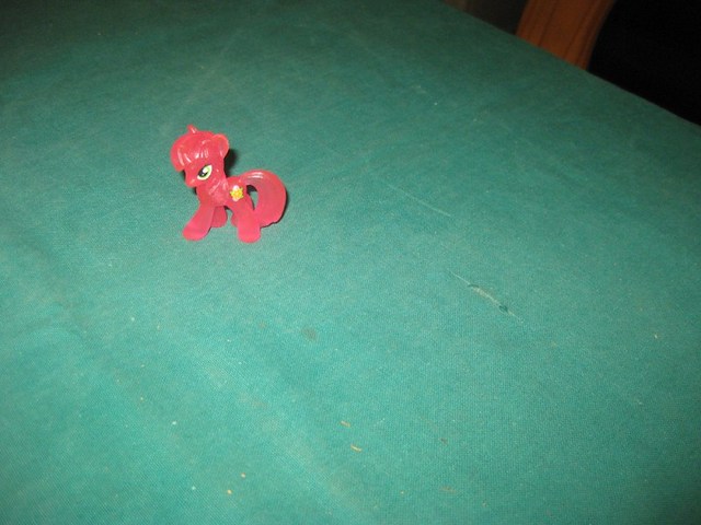 Figura - My Little Pony (Hasbro 2010) crveni