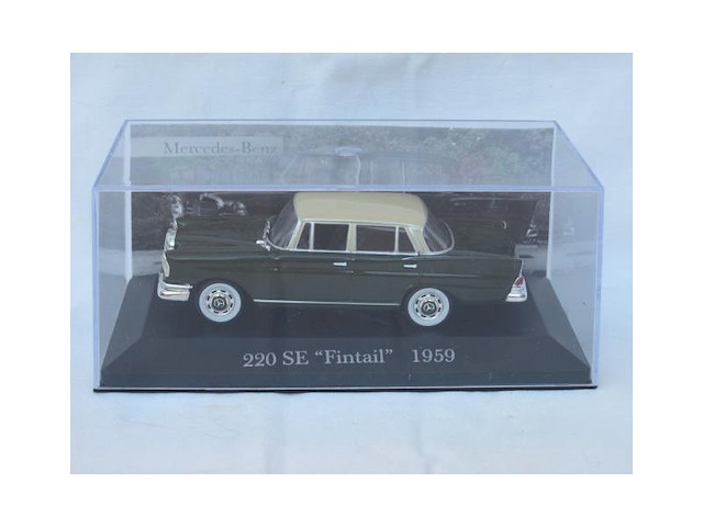 1:43 IXO/altaya mercedes 220 SE `fintail`