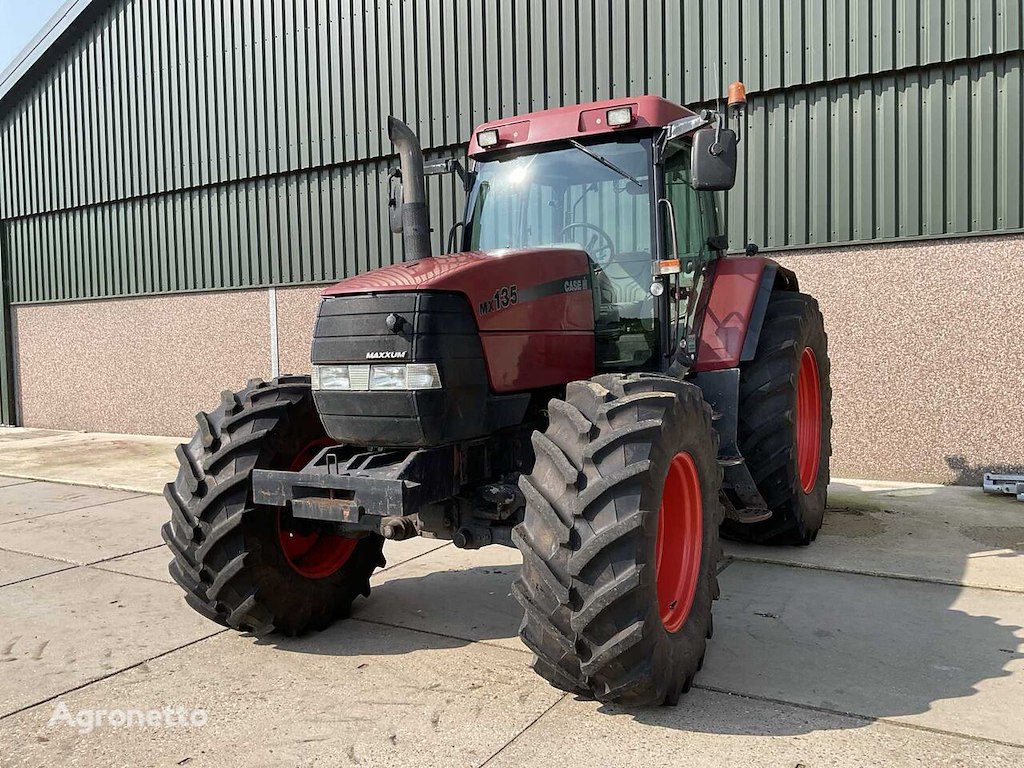 Prodaje se Case IH MX135 traktor točkaš na aukciji