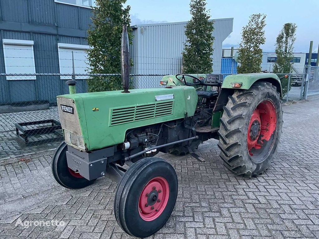 Prodaje se Fendt Farmer 105 S FW258 traktor točkaš na aukciji