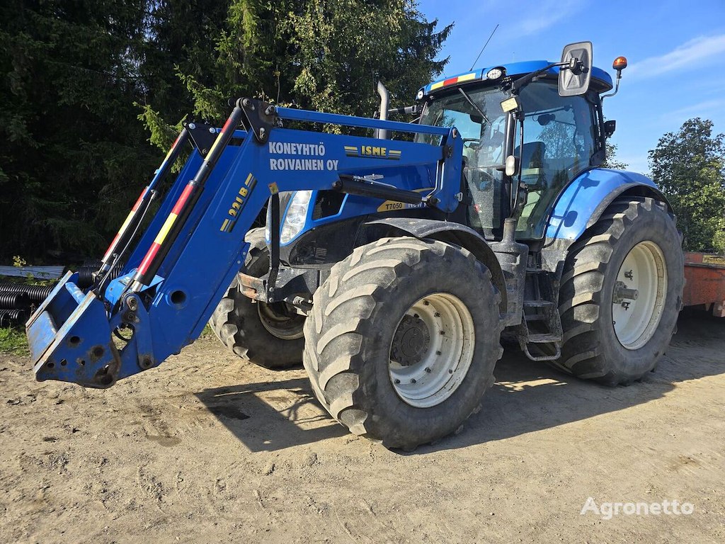 New Holland T 7050 Auto Command traktor točkaš