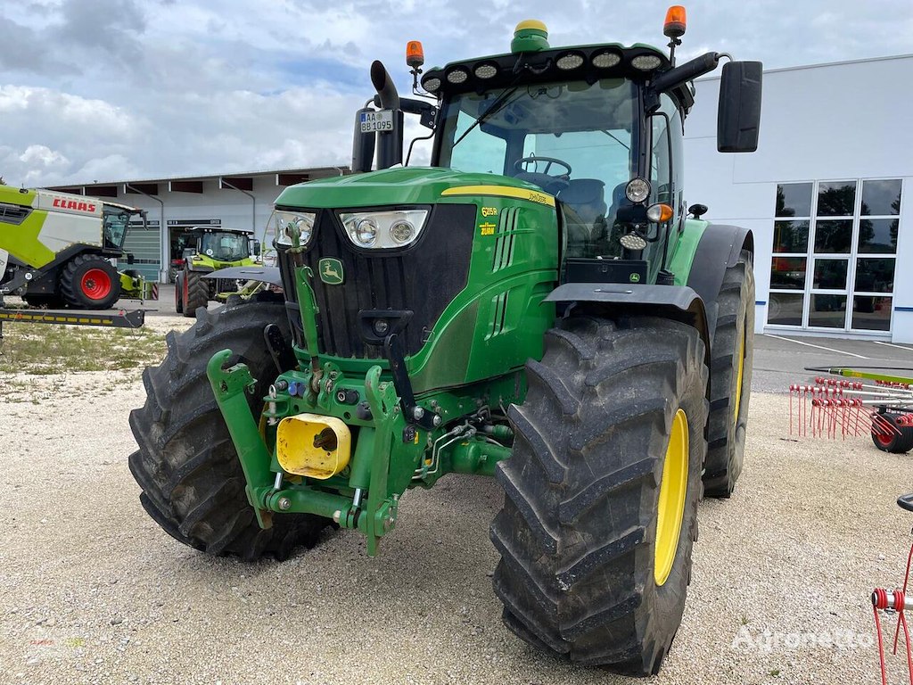 John Deere 6215R traktor točkaš