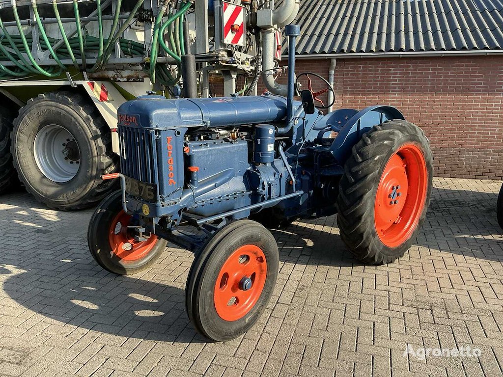 Prodaje se Fordson Major traktor točkaš na aukciji