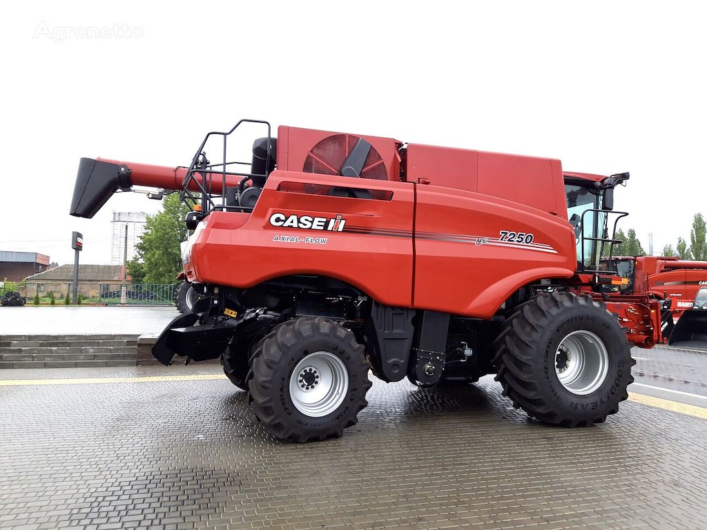 Novi Case IH Axial-Flow 7250 Harvest Command kombajn za žito