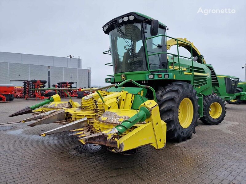 John Deere 7300 krmni kombajn