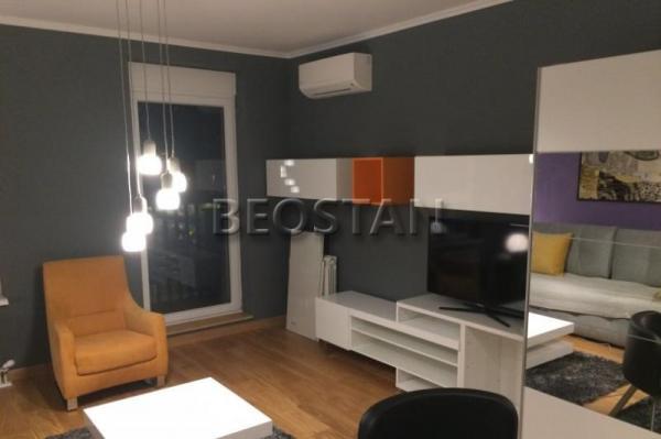 Urosa Martinovica, Jednosoban stan za izdavanje, 35m2, 700€