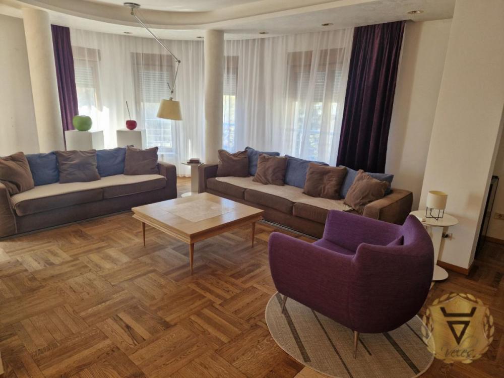 Četvorosoban stan za izdavanje, 135m2, 1.500€