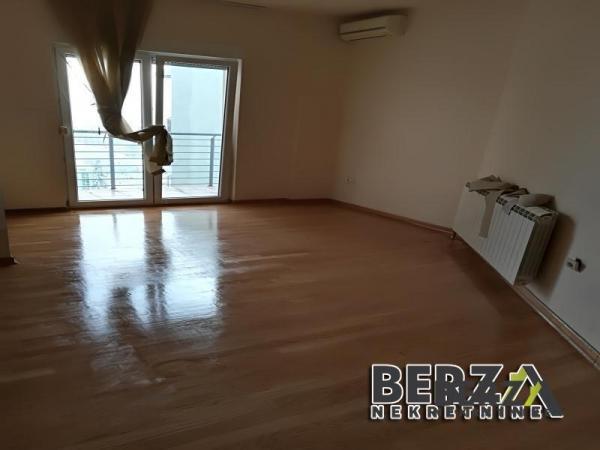 Četvorosoban stan za izdavanje, 123m2, 1.000€