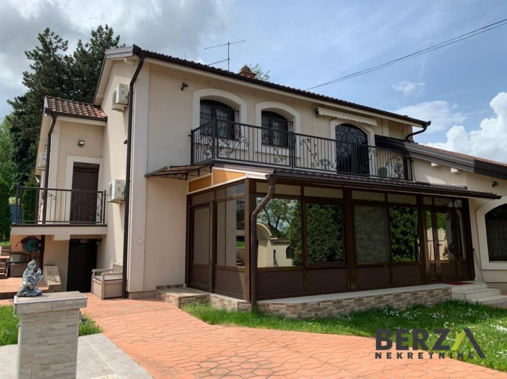 Kuća na prodaju, 754m2, 463.500€