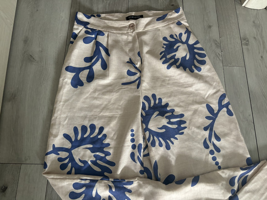 Bez lanene pantalone i bluza