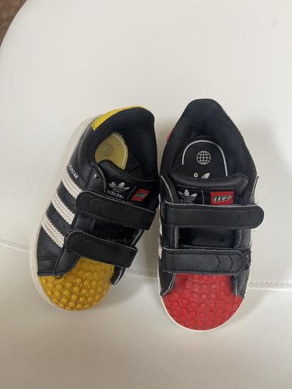 Adidas patike logo   SNIZENO