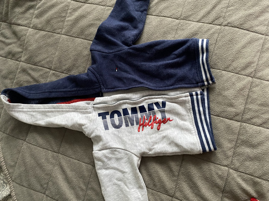 Tommy Hilfiger duks 6-9m