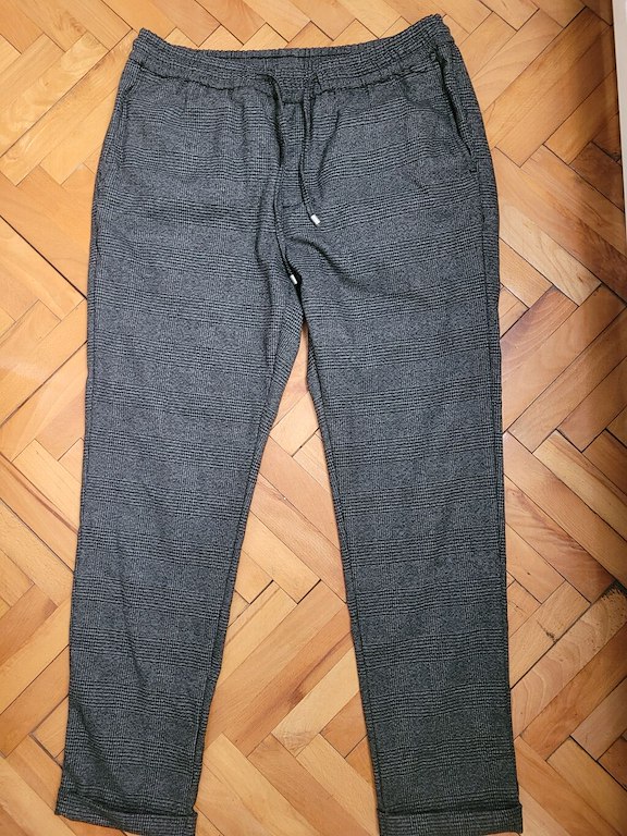 Pantalone waikiki, muške jednom obučene,veličina 32