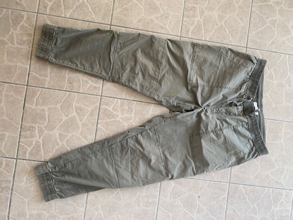 Pantalone, Jogger, bоја - Maslinasto zelena