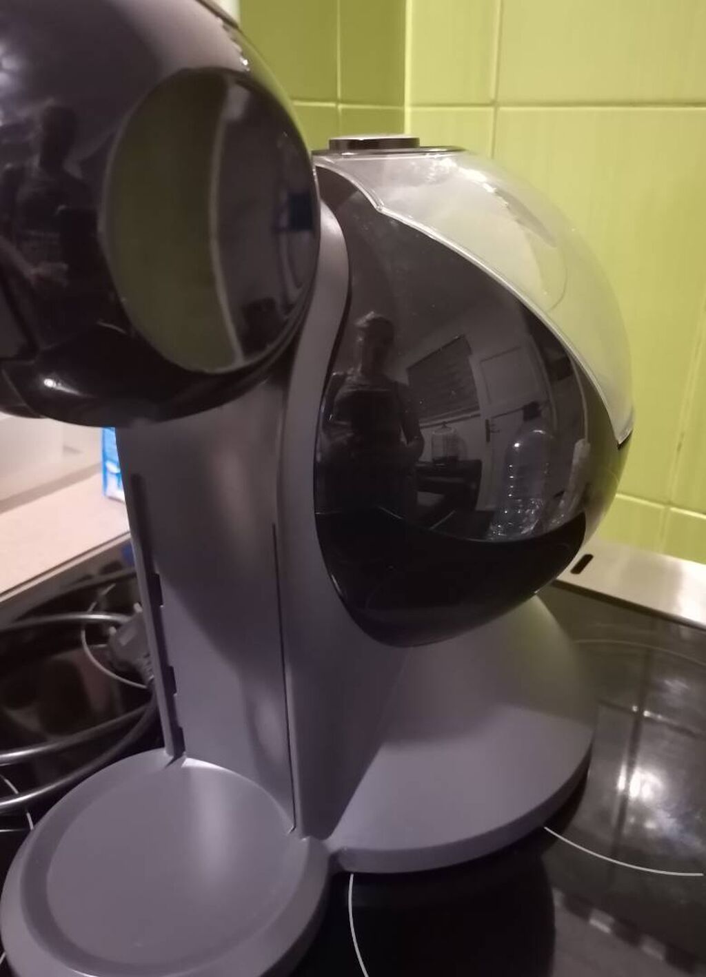 Delonghi melody - dolce gusto. U veoma dobrom stanju, odlicno radi