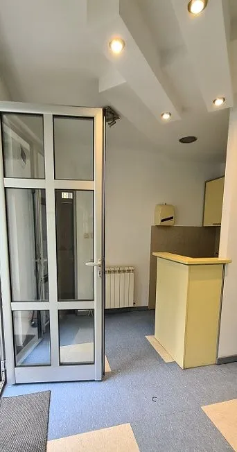 Izdavanje, poslovni prostor, 130m2, Palilula, Beograd