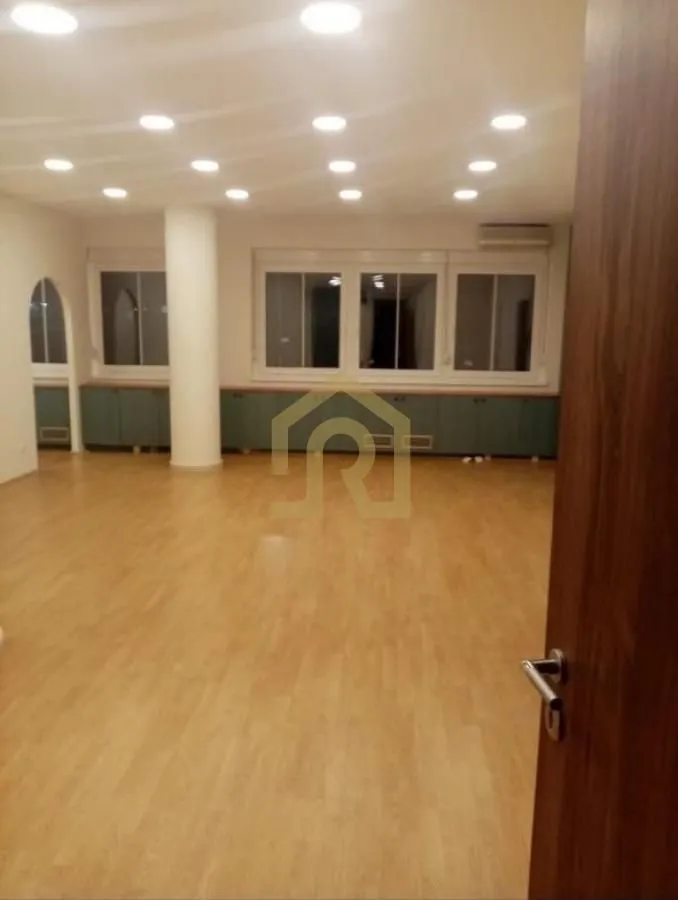 Izdavanje, poslovni prostor, 120m2, Stari Grad, Beograd