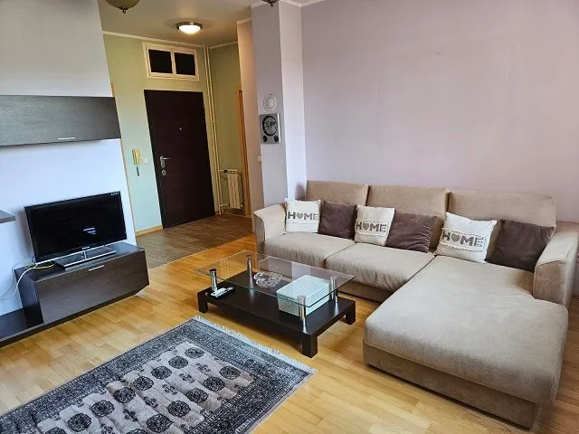 Izdavanje, trosoban stan, 70m2, Dorćol, Beograd