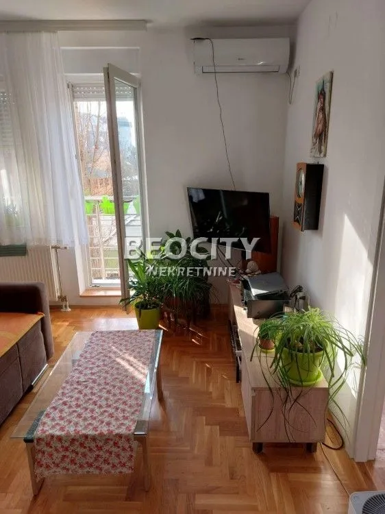 Prodaja, stan, 32m2, Bulevar Evrope, Novi Sad, Novi Sad