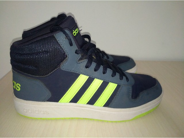 Adidas duboke patike broj 39/40