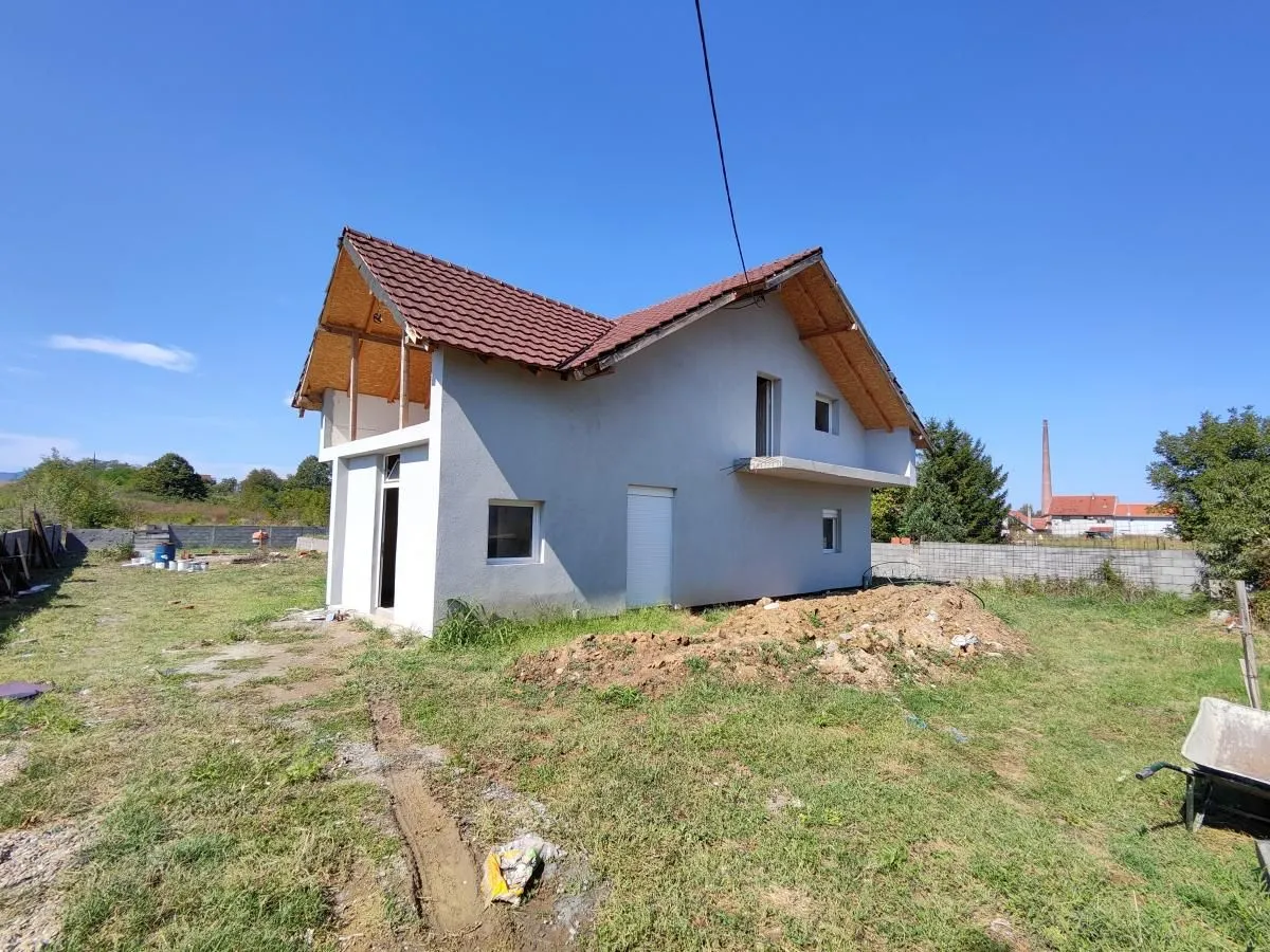 Prodaja, kuća, 260m2, Crvene livade, Jagodina