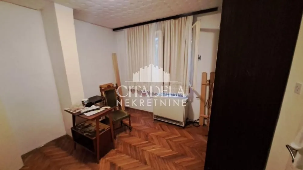 Prodaja, dvosoban stan, 43m2, Petlovo Brdo, Beograd