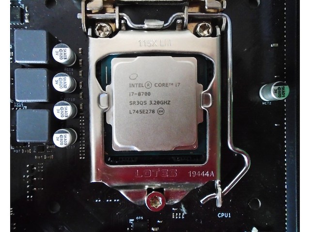 Intel i7 8700