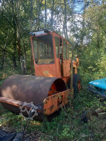 Kompaktor
Bomag bw750