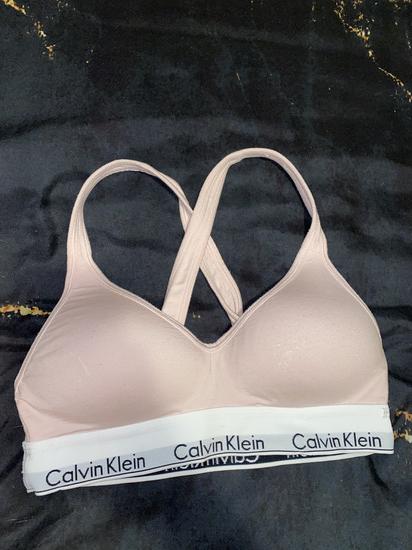 Calvin Klein brus original, snižen 3.500rsd