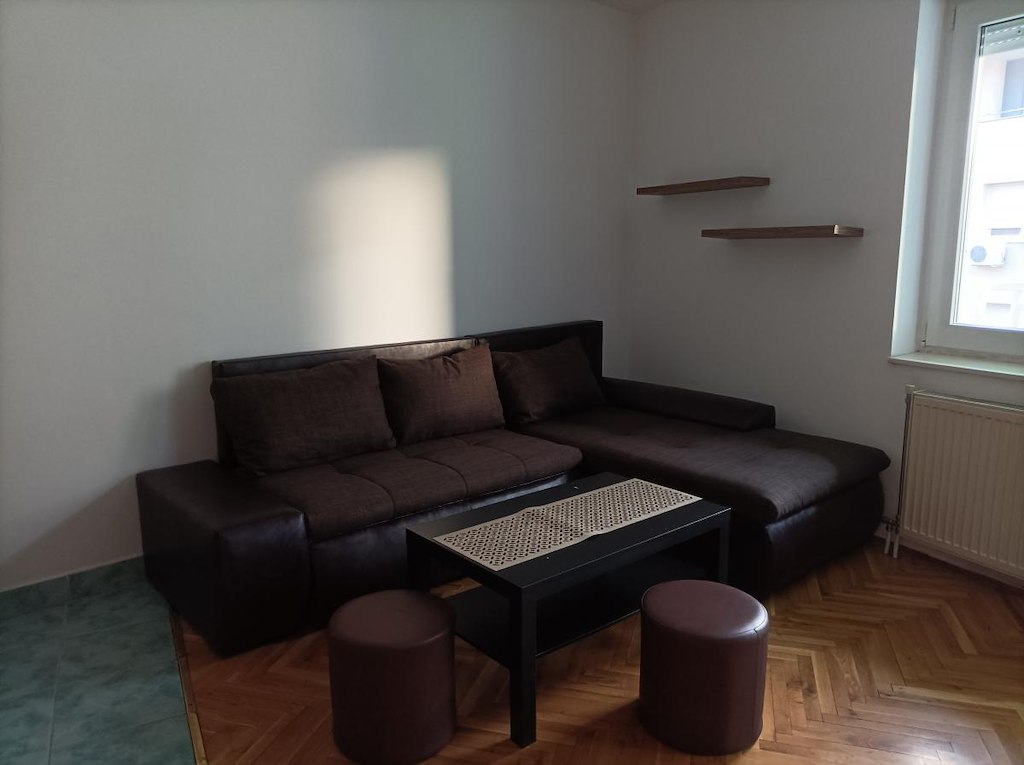 2, 5 soban stan sa lođom, 55m2, Grbavica, Gogoljeva