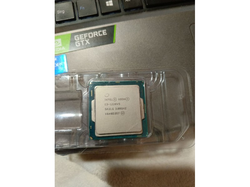 Intel Xeon E3-1220V5 Kao nov