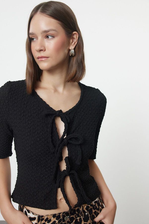 TRENDYOL BLACK TEXTURED FITTED/BODY-SIT TIE DETAILED FLEXIBLE KNITTED BLOUSE