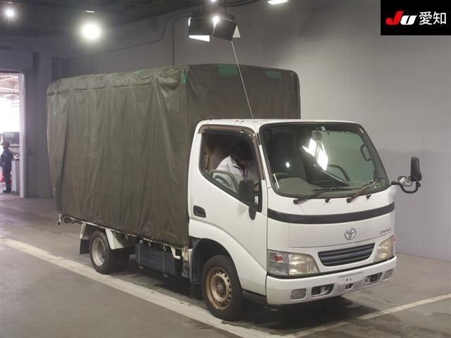 Toyota DYNA kamion s ceradom < 3.5t