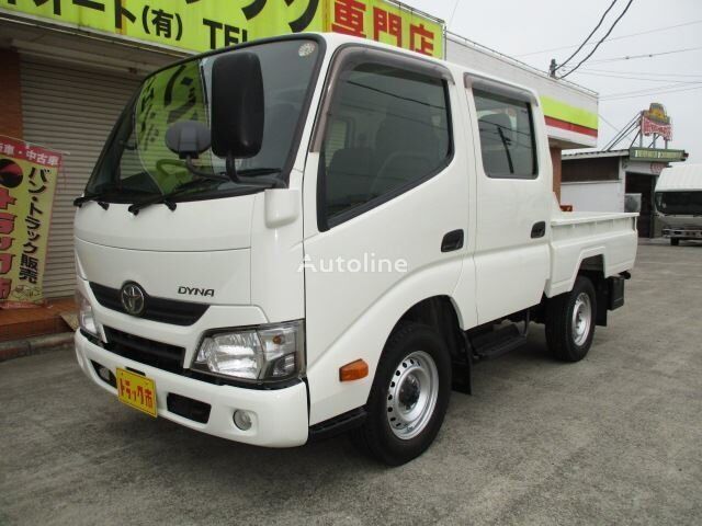 Toyota DYNA kamion s ravnom platformom < 3.5t