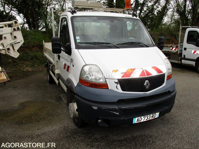 Prodaje se Renault MASTER.PR kamion s ravnom platformom na aukciji