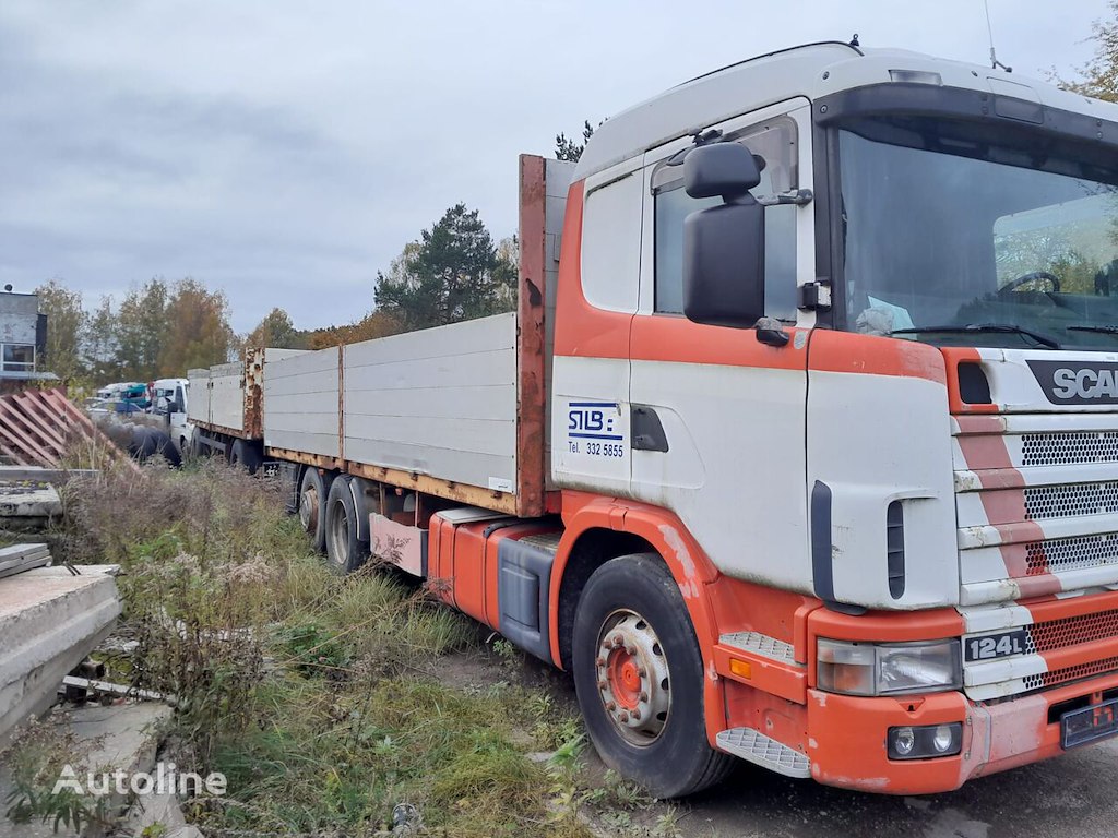 Scania R124 kamion s ravnom platformom