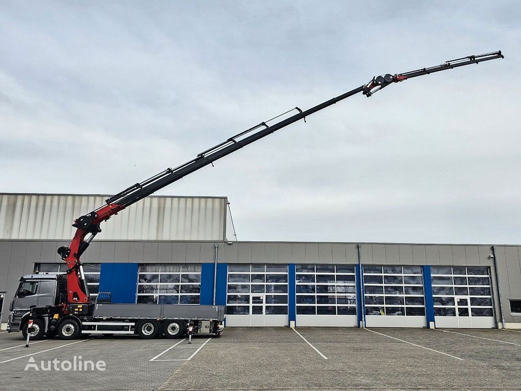 Novi Mercedes-Benz Arocs 3251 Pritsche mit HIAB 548 Fly JIB Winde kamion s ravnom platformom