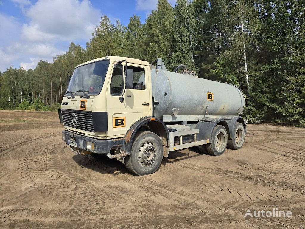 Mercedes-Benz 2222 autocisterna