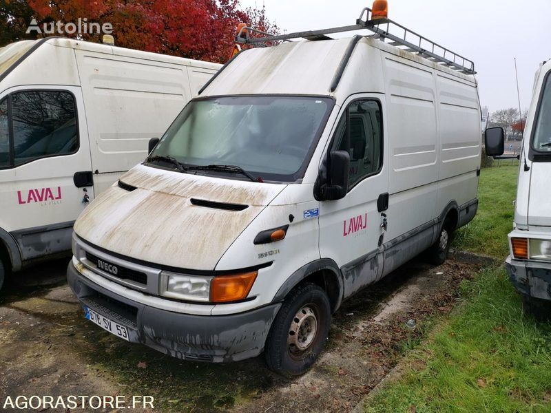 Prodaje se IVECO 35S12 minibus furgon na aukciji