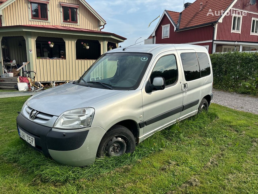 Prodaje se Peugeot Partner kombi laki furgon na aukciji