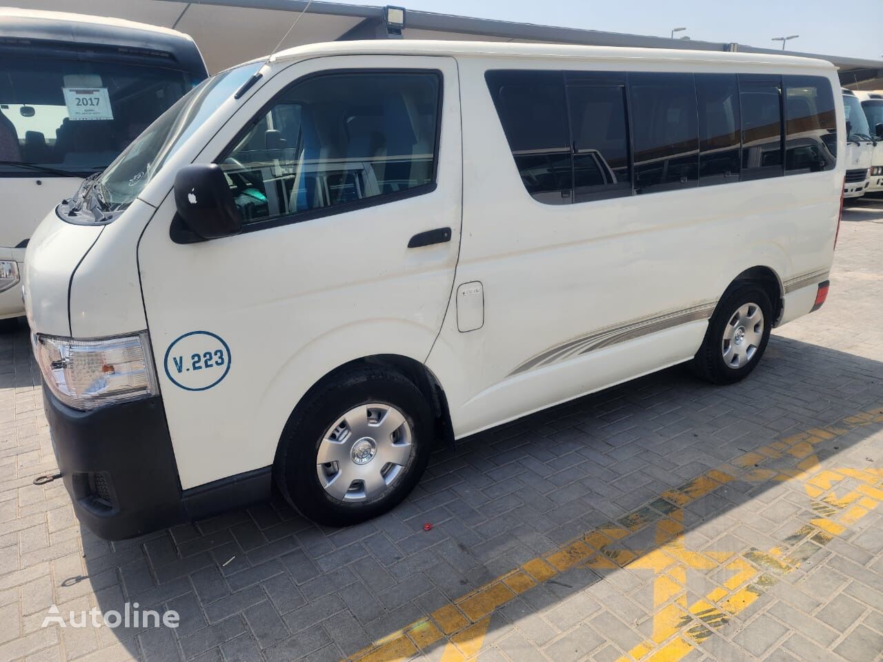 Toyota Hiace mini bus Standard Roof (Diesel-LHD) putnički minibus