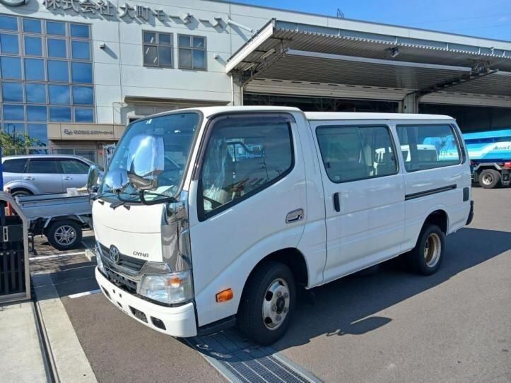 Toyota DYNA kombi minibus