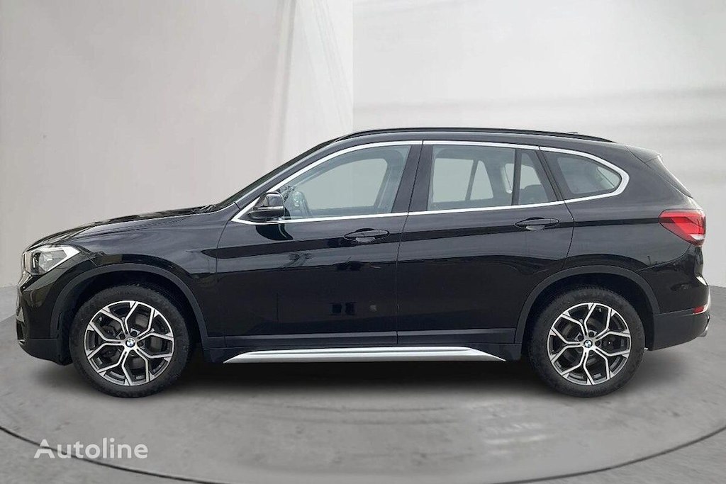 Prodaje se BMW X1 krosover na aukciji