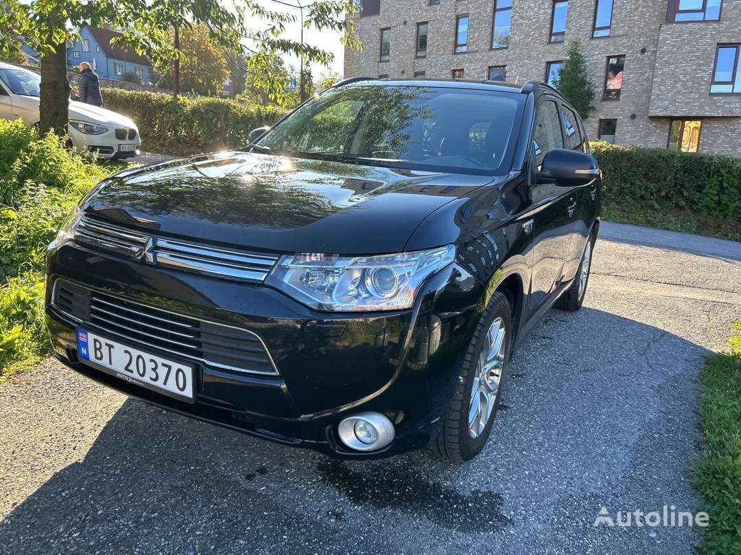 Prodaje se Mitsubishi MITSUBISHI OUTLANDER terenac na aukciji